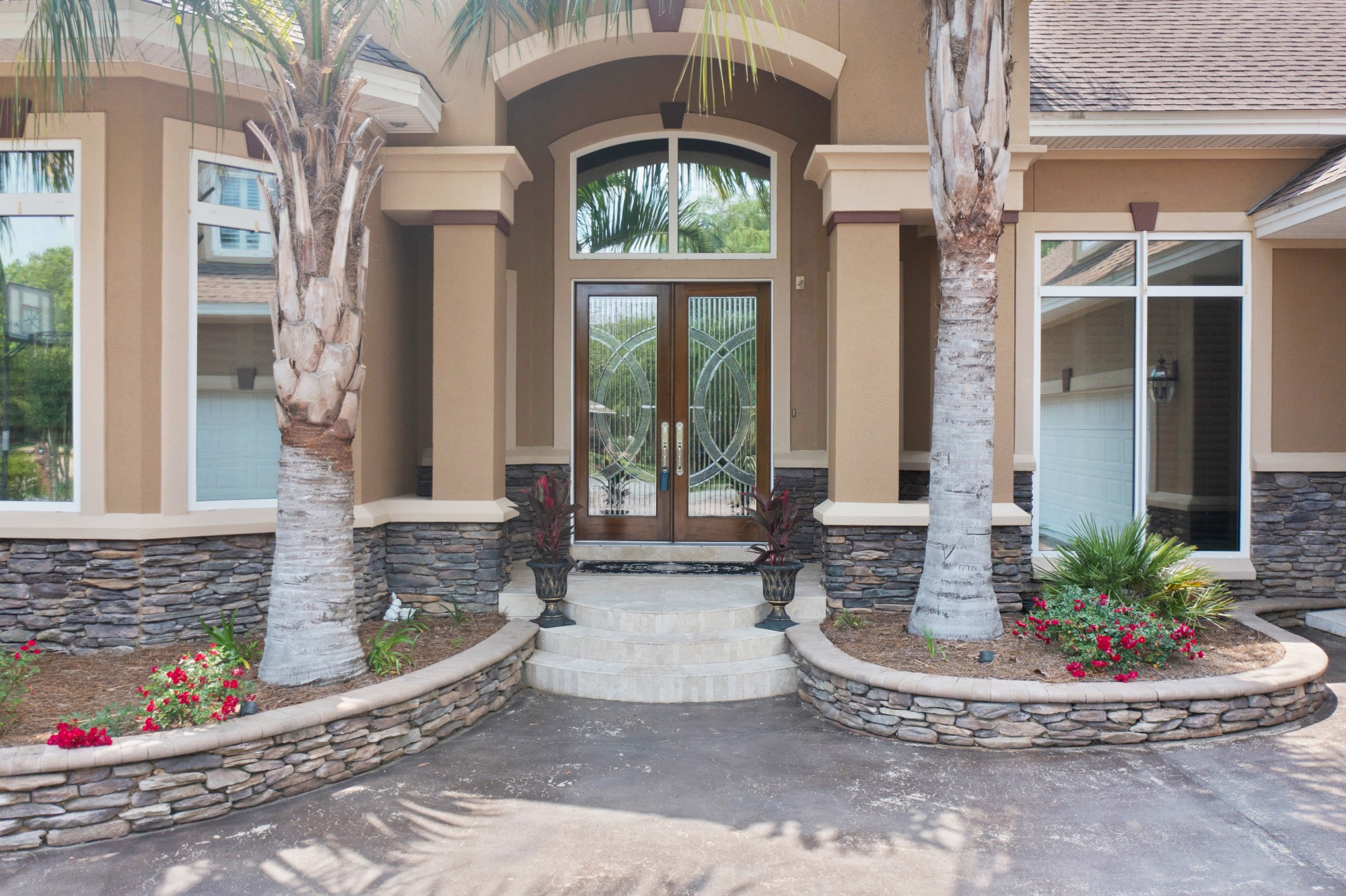 Traci McCoy - Pace - Levin Rinke Realty